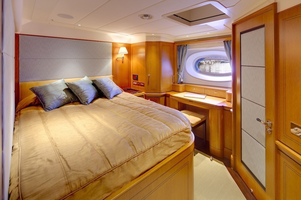 Yacht WISP, a Royal Huisman Superyacht | CHARTERWORLD Luxury Superyacht ...